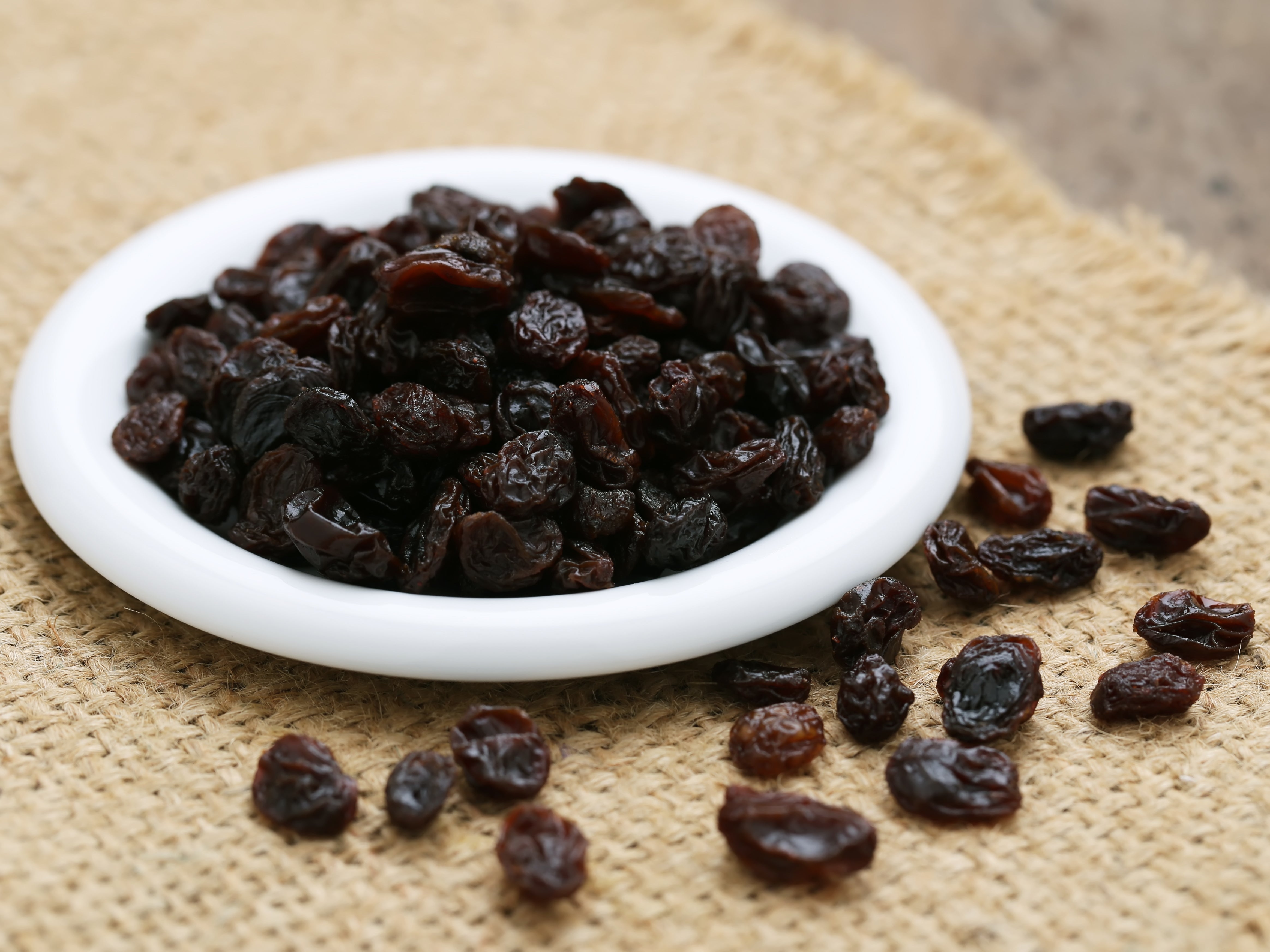 Chooljian Brothers Brand- Organic Flame Seedless Raisins ...